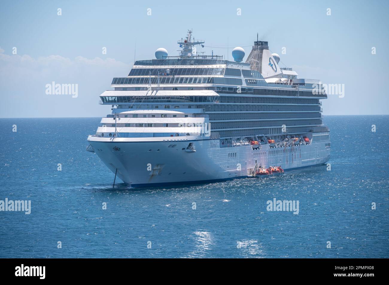 Roatan, Honduras - March 30, 2023: Cruise ship Oceana Marina at Roatan ...