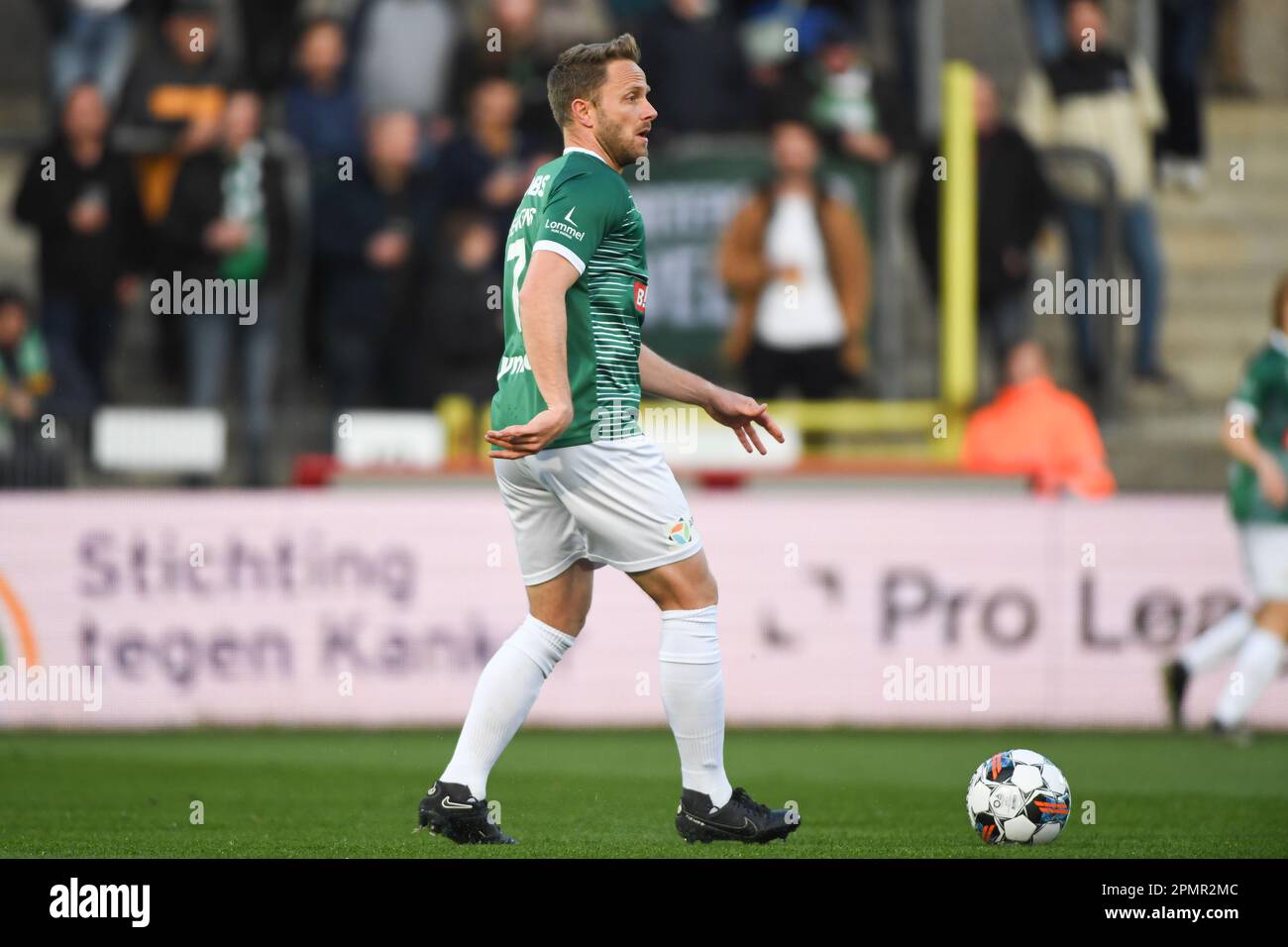 Robin henkens hi-res stock photography and images - Alamy