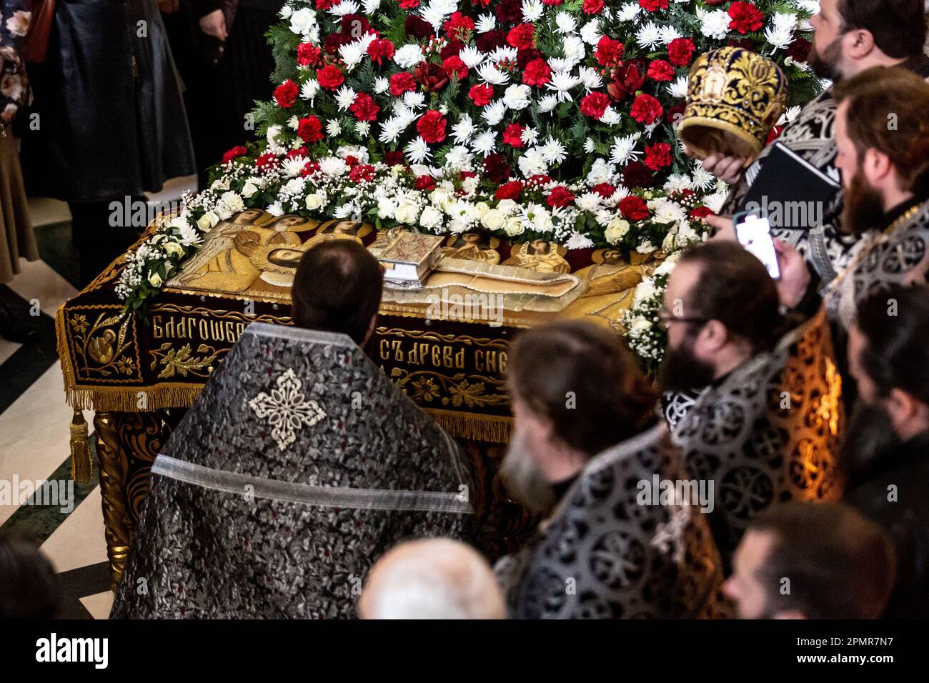 Kyiv, Ukraine. 14th Apr, 2023. Ukrainian priests pray during Good ...
