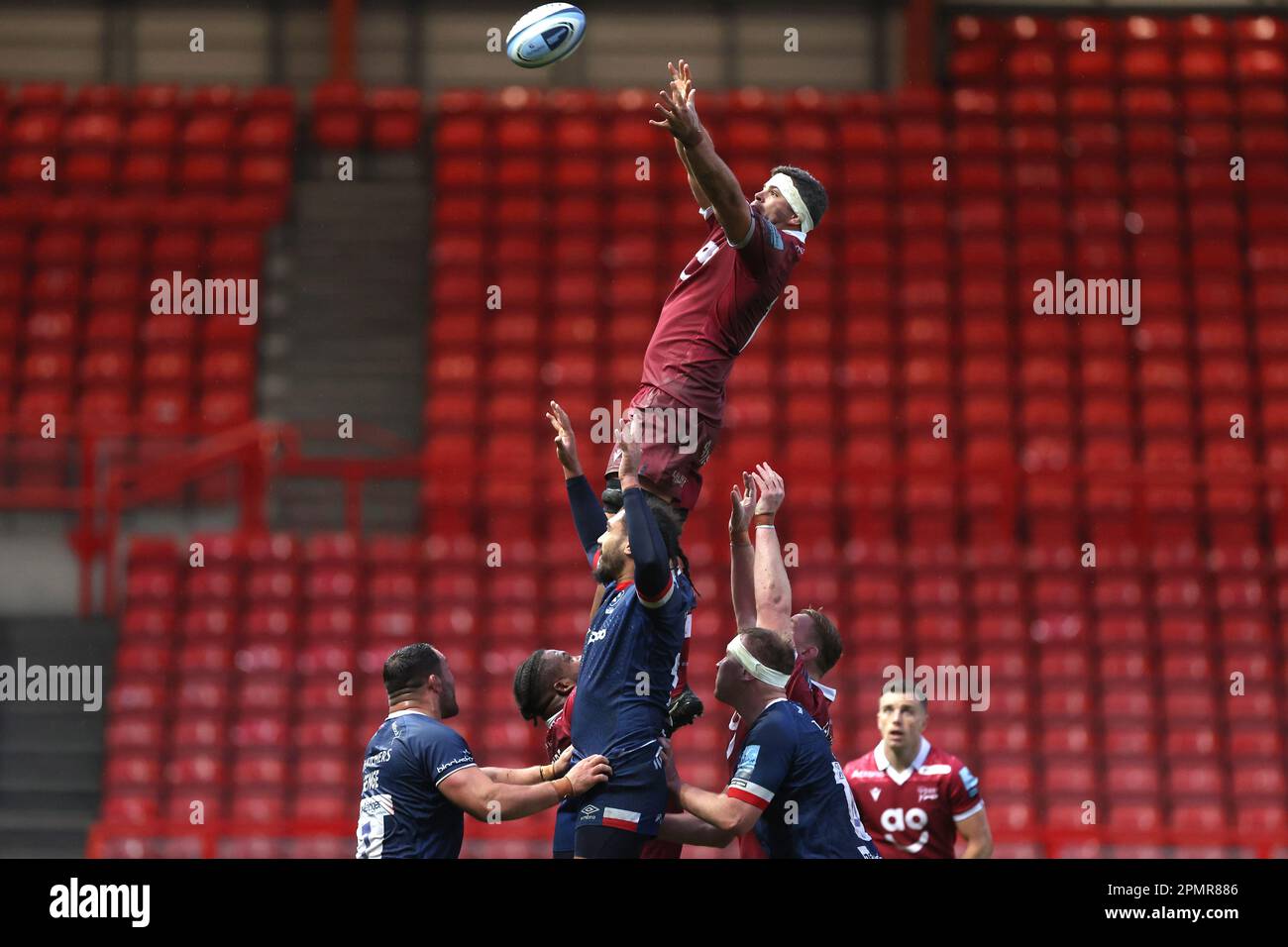 Sale Sharks' Jono Ross claims the ball in a line out during the ...