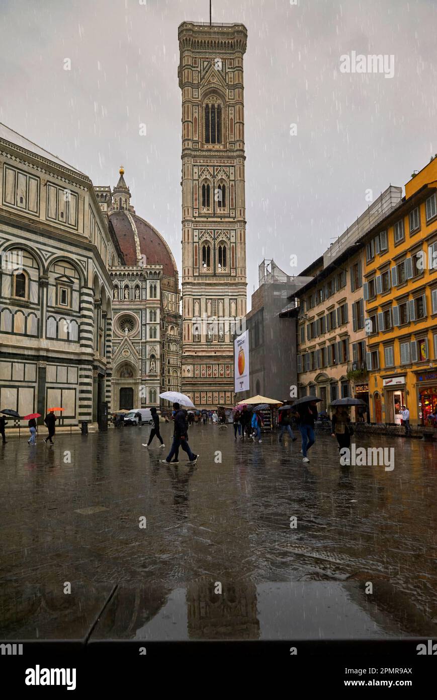 Rainy day at Piazza del Duomo in Florence. Italy Stock Photo - Alamy