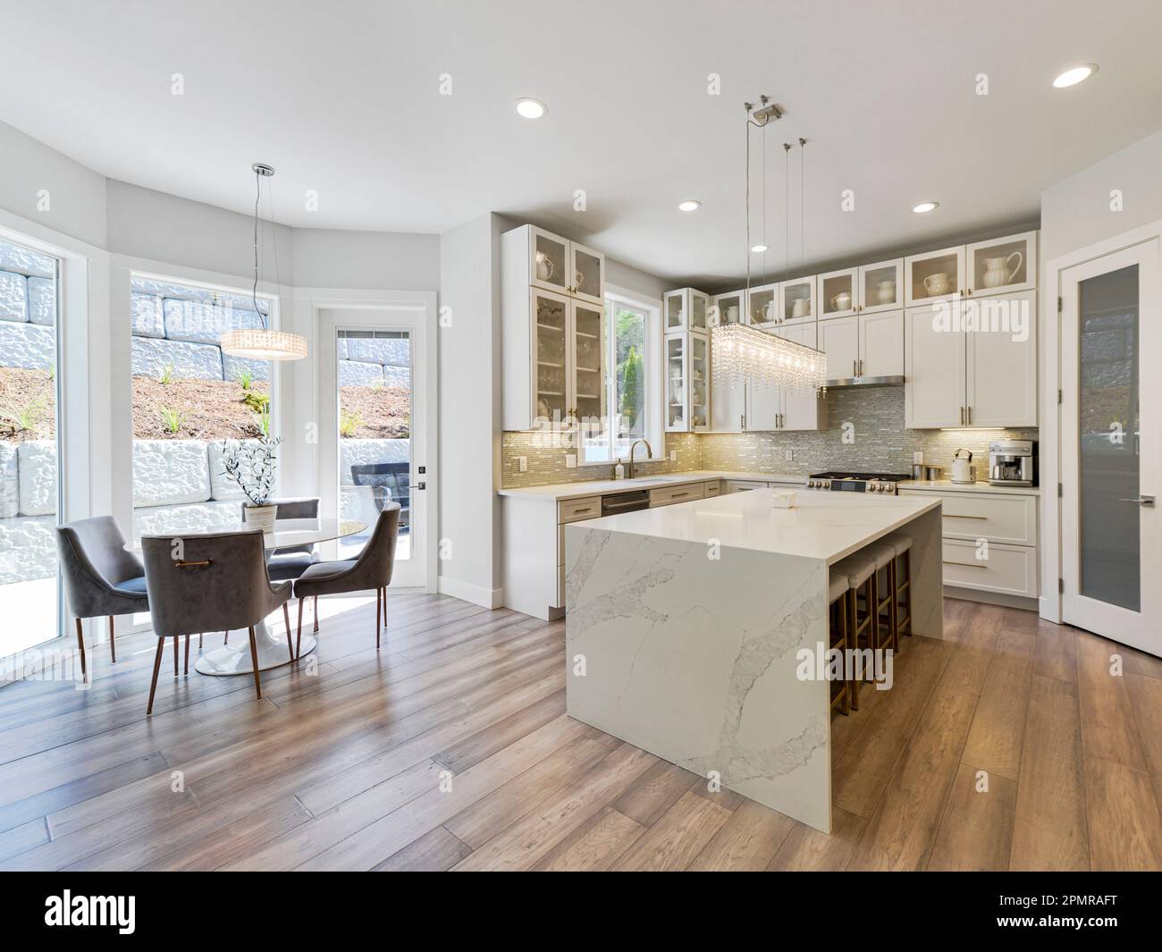 Modern dining interior hi-res stock photography and images - Alamy