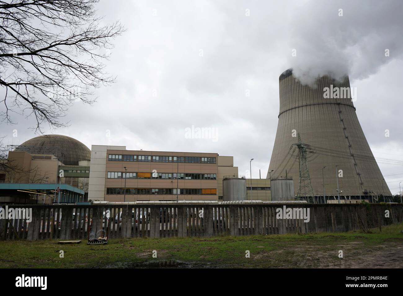 Steam rises from the RWE nuclear power plant Emsland in Lingen, Germany ...
