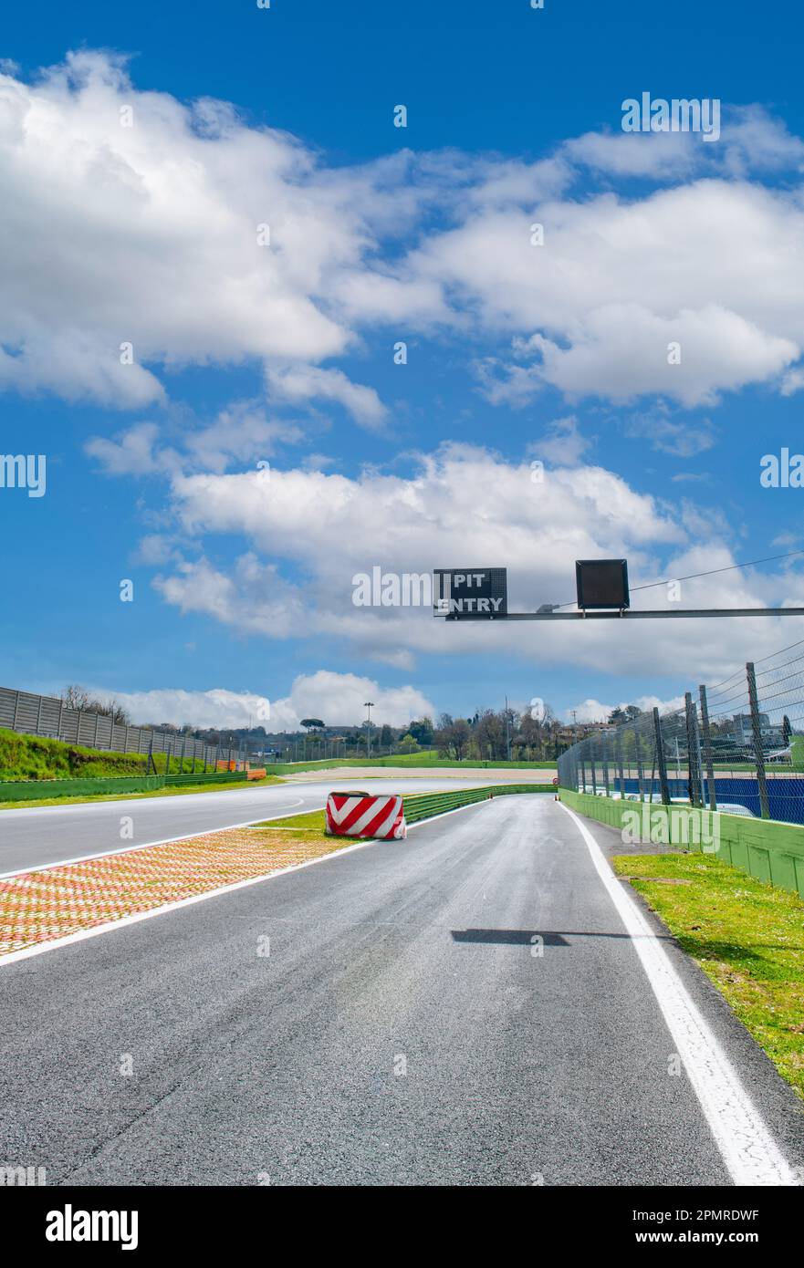 Pit lane entry hi-res stock photography and images - Alamy