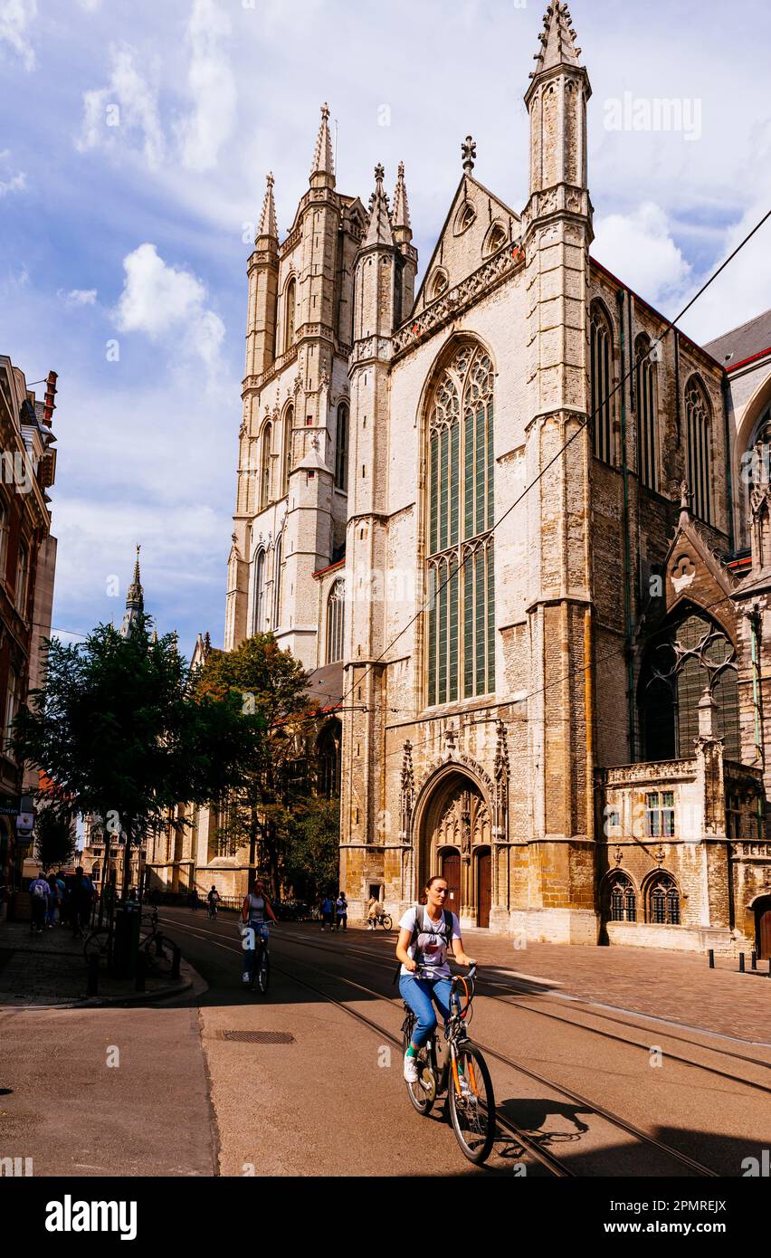 View of the transept of the Saint Bavo's Cathedral. Ghent, East ...