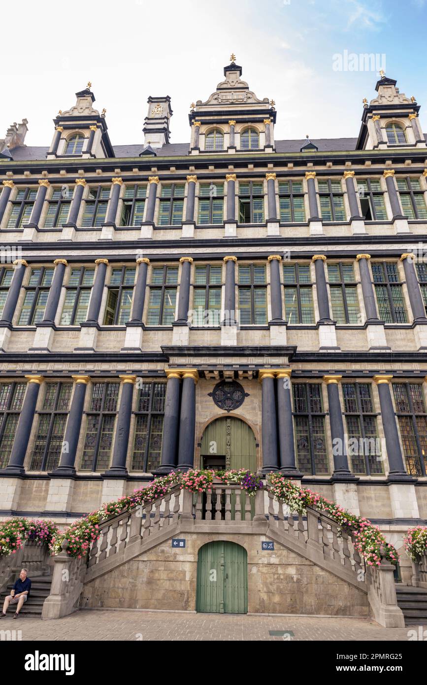 Facade of the Town Hall on Botermarkt side. In this later wing (1559 ...