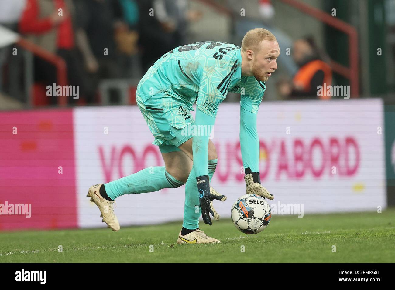Liege, Belgium. 14th Apr, 2023. Standard's goalkeeper Arnaud Bodart ...
