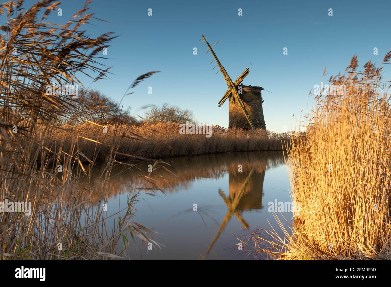 British windmill hi-res stock photography and images - Alamy