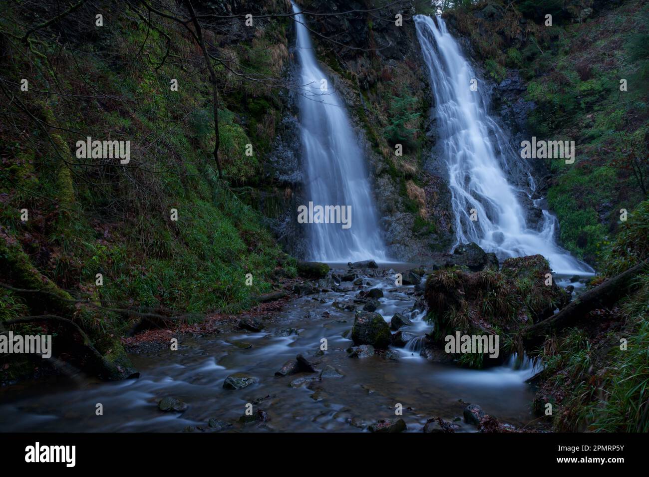 White mares tail cascade hi-res stock photography and images - Alamy