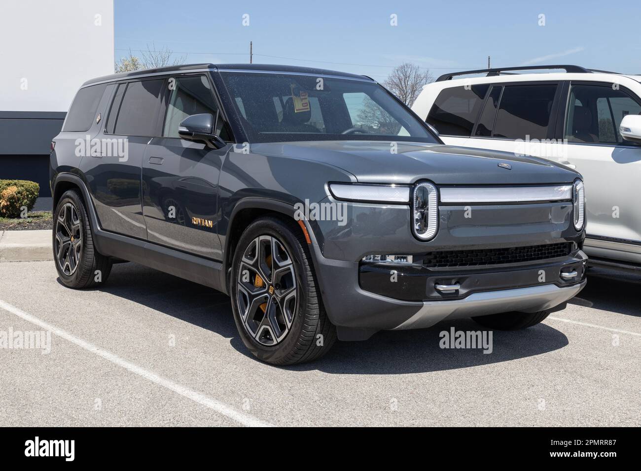 Indianapolis - Circa April 2023: Rivian R1S EV Electric Vehicle display ...