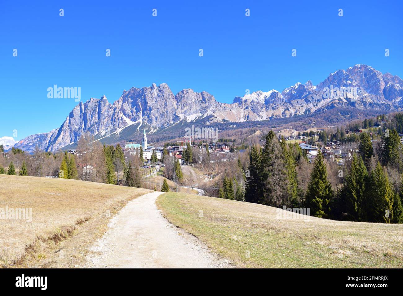 Dolomitas de cortina hi-res stock photography and images - Alamy