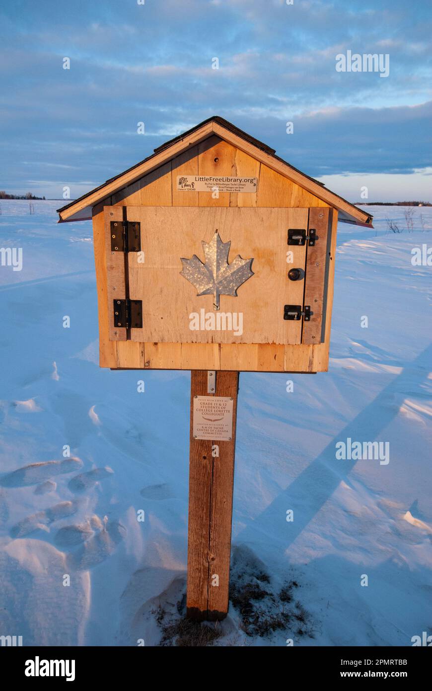 Outdoor wooden library at the longitudinal centre of Canada in Tache ...