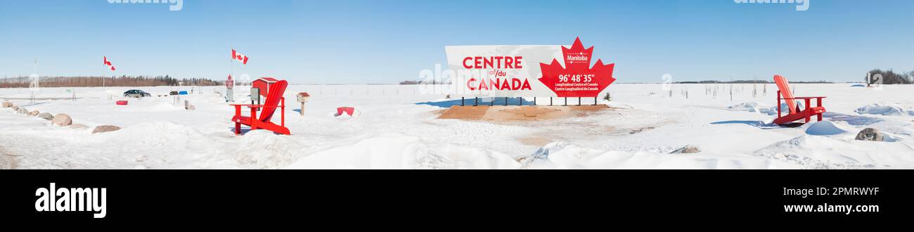 Panorama of the longitudinal centre of Canada sign and oversized red ...