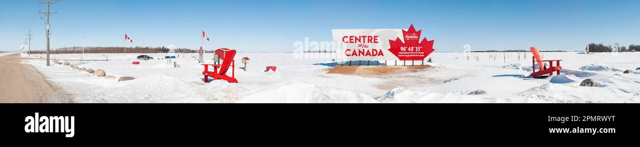 Panorama of the longitudinal centre of Canada sign and oversized red ...