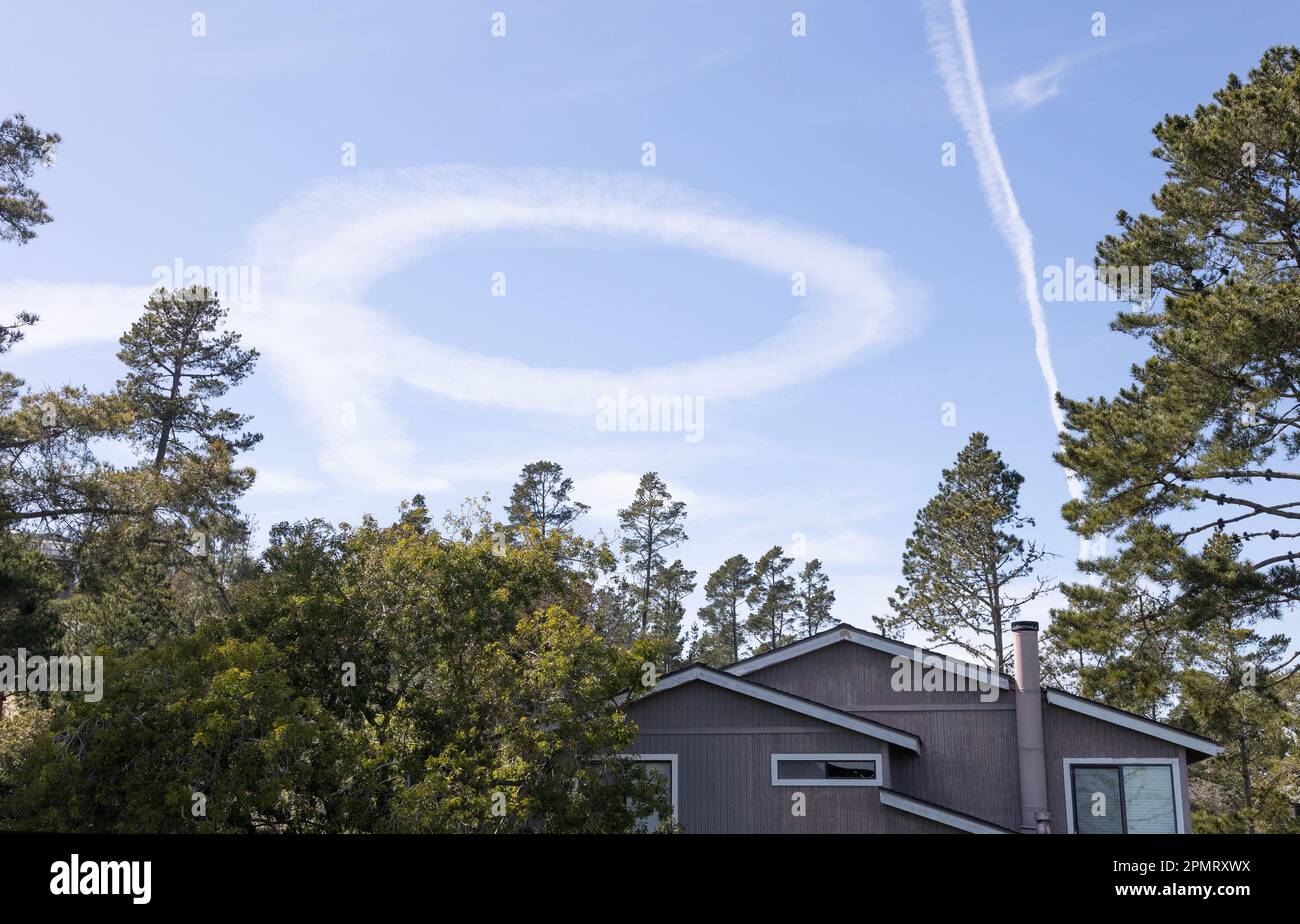 Unusual Elliptical Ring Cloud Stock Photo - Alamy