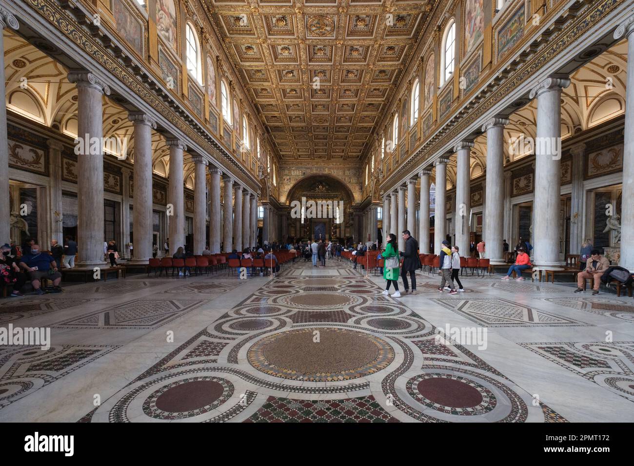 Rome, Italy. 06th Apr, 2023. Interior view of the Basilica of Santa ...