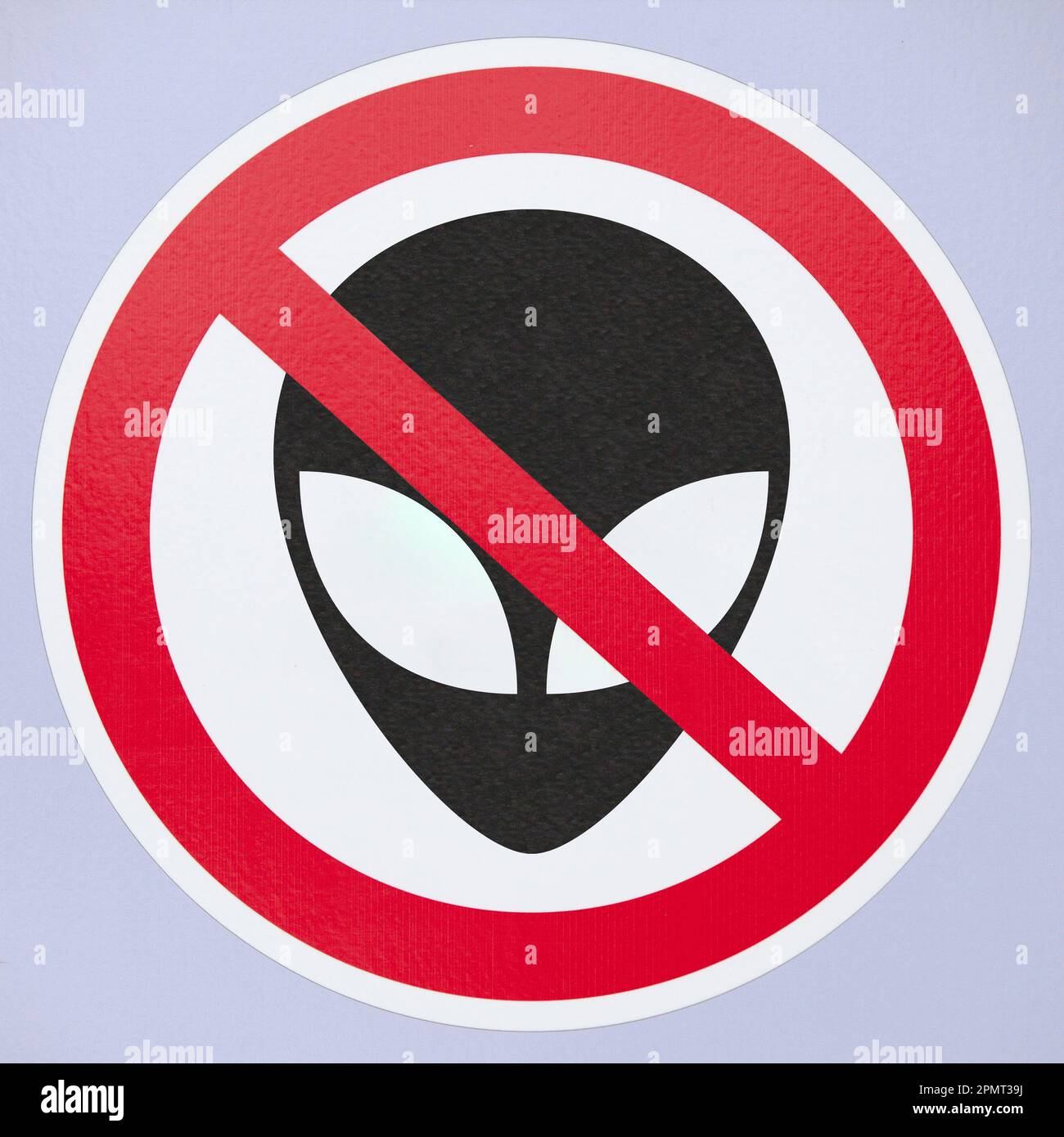 Alien on sign hi-res stock photography and images - Alamy