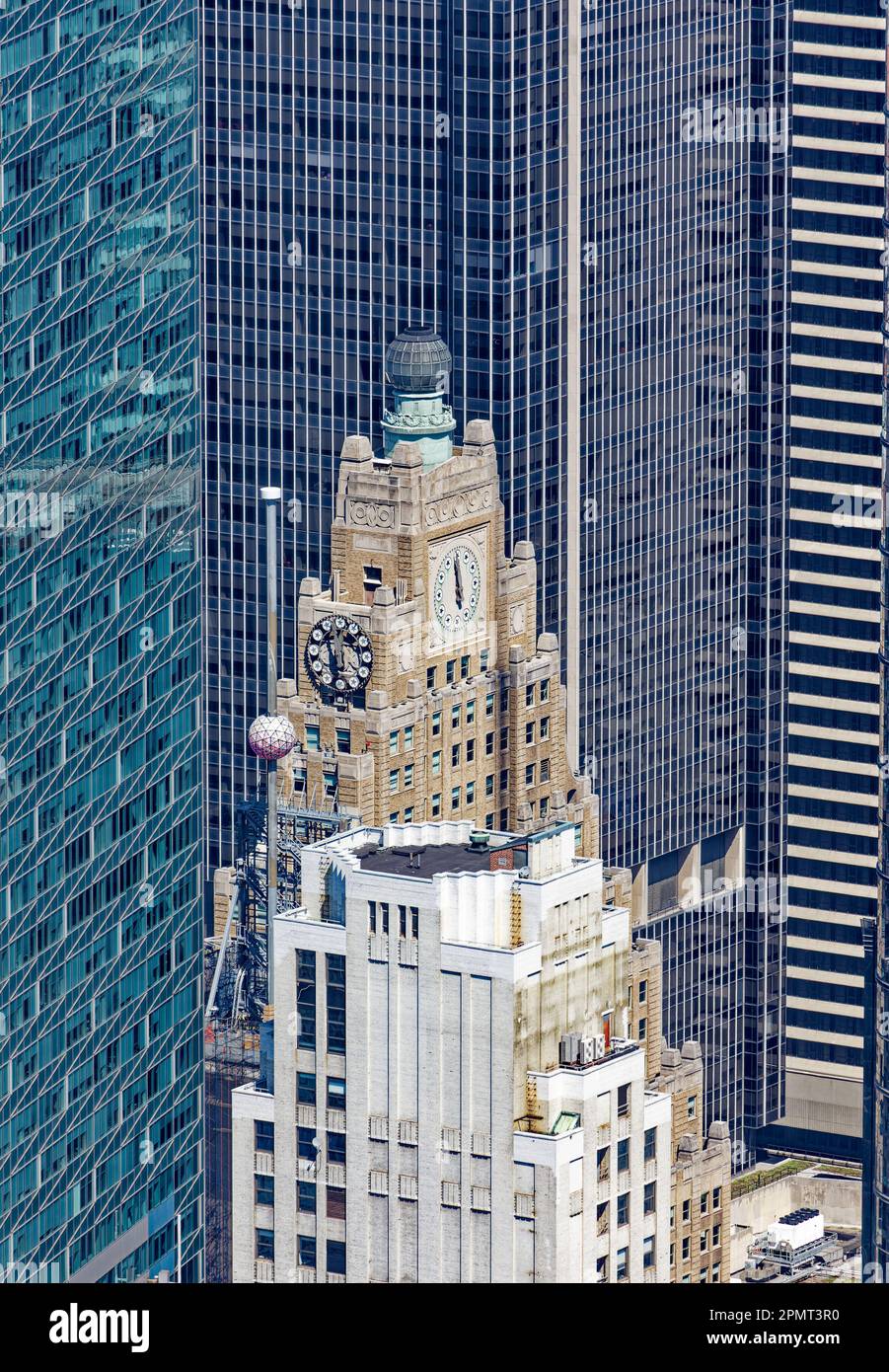 Times square clock paramount building hi-res stock photography and ...