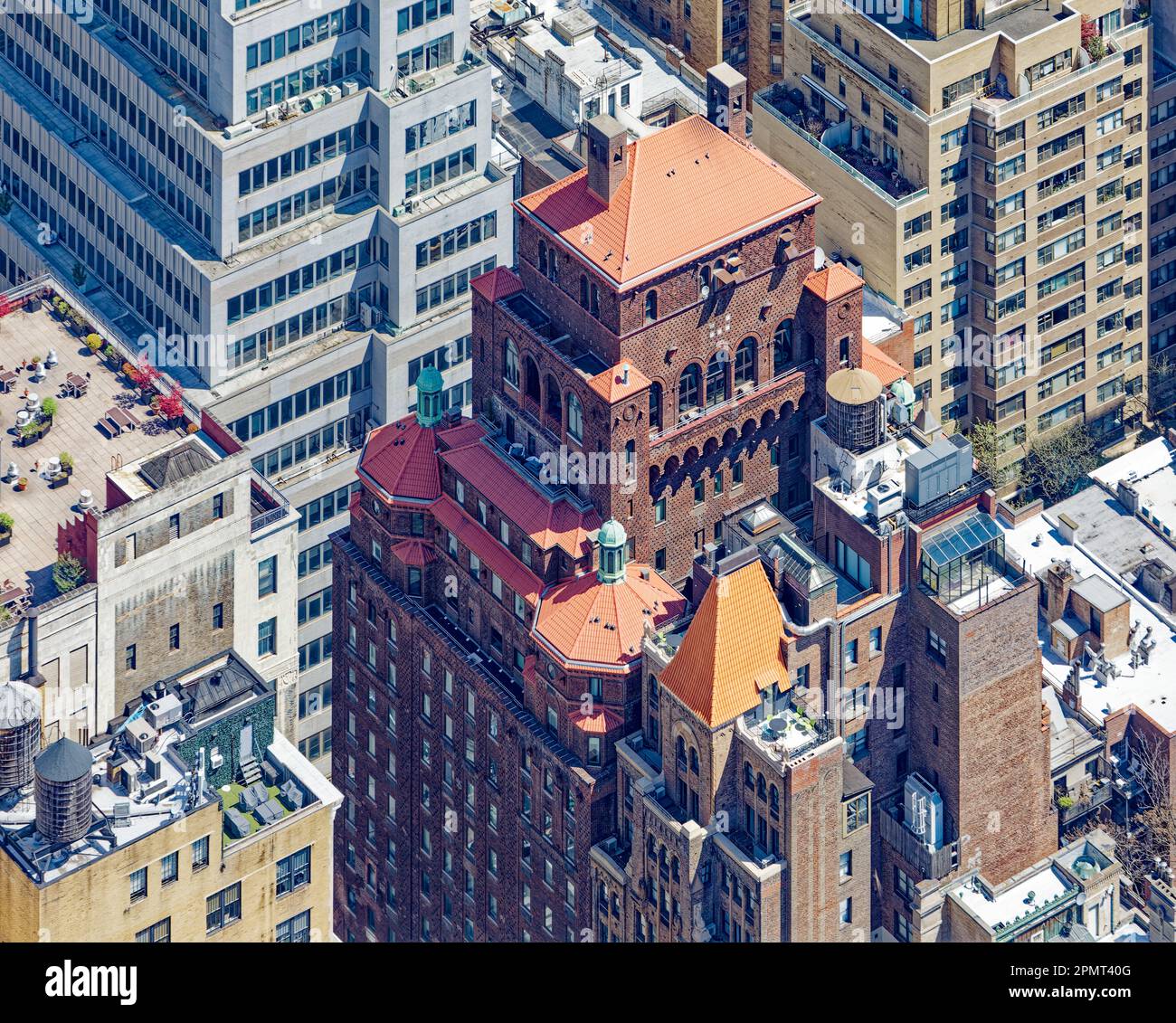 Fraternities club building hi-res stock photography and images - Alamy