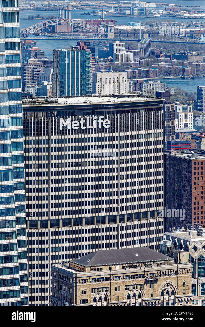 View from above: Met Life Building, originally Pan Am Building, with ...