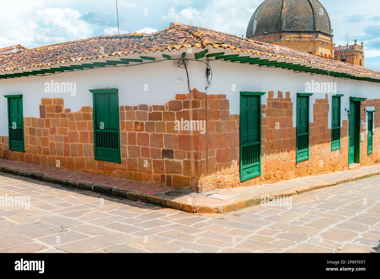 Colonial street corner of Barichara Santander with a house with stone ...