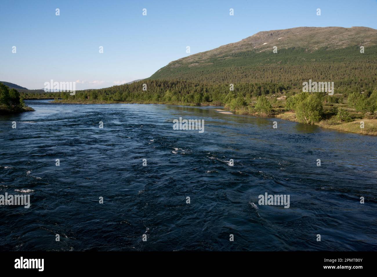 Hulderstigen is an easy trail crossing Sjoa river towards Stuttgonglia ...