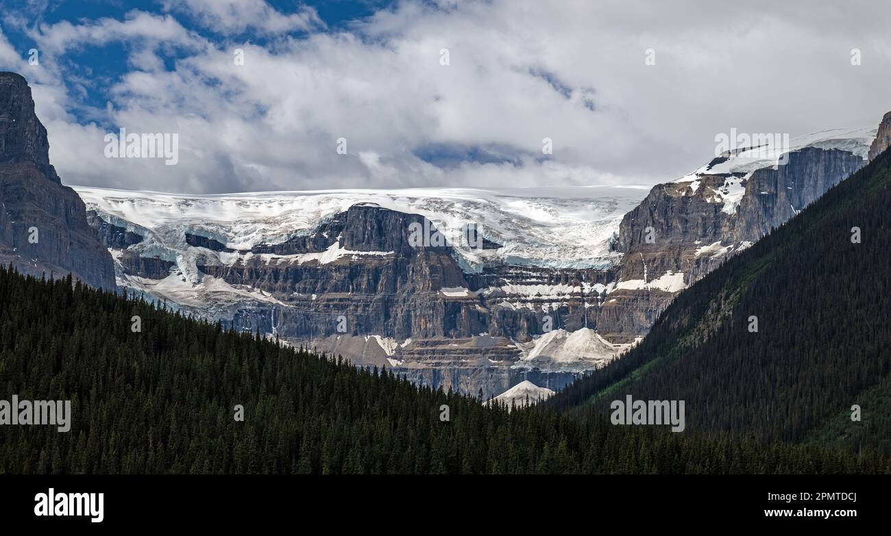 Victoria glacier panorama, Lake Louise, Banff national park, Canada ...