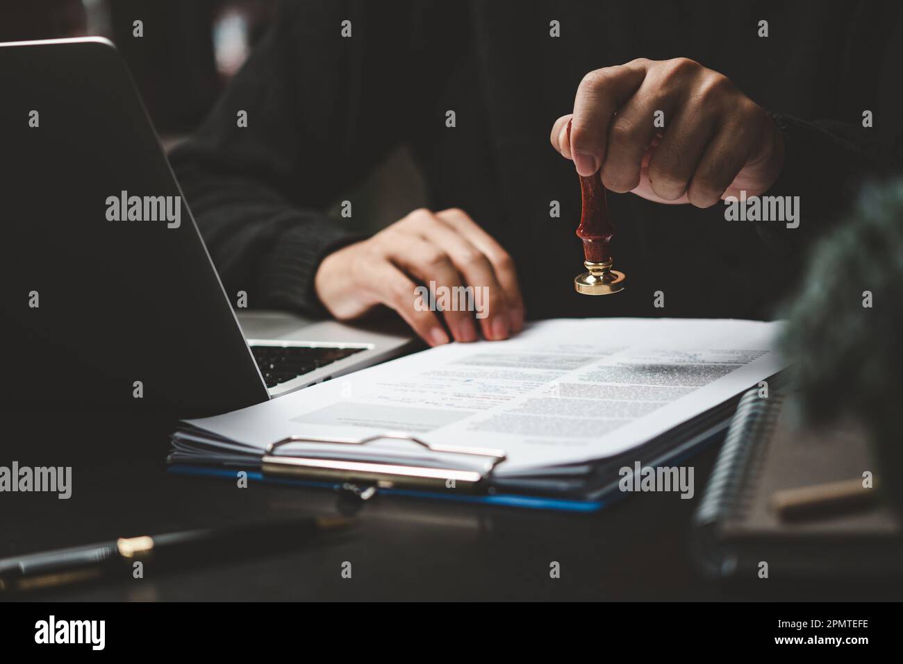 Signing check hi-res stock photography and images - Alamy