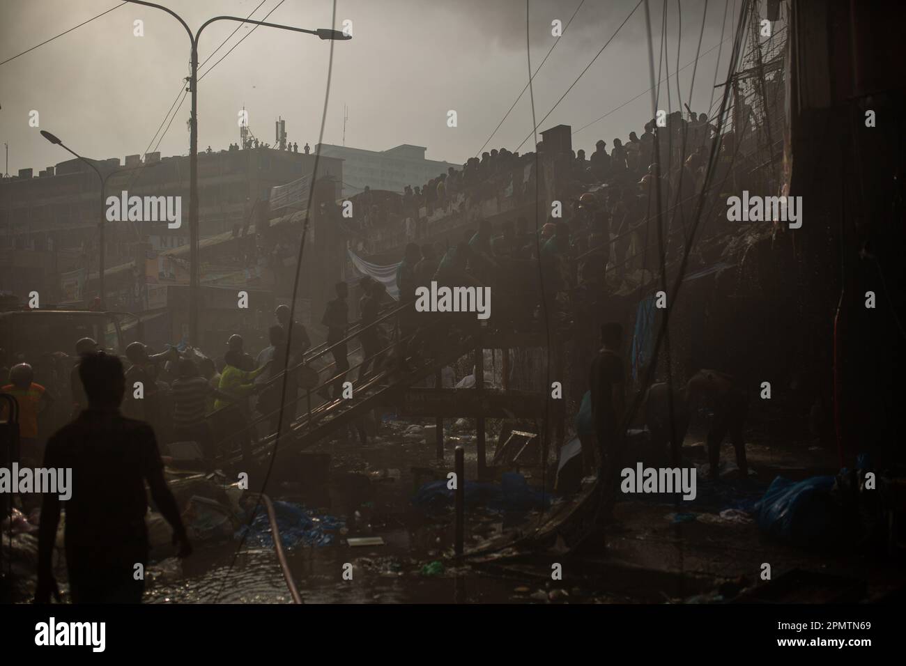 Dhaka, Dhaka, Bangladesh. 15th Apr, 2023. Massive fire engulfs New ...