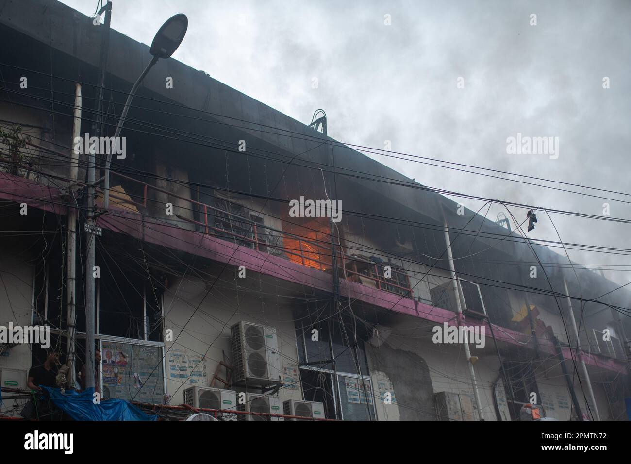 Dhaka, Dhaka, Bangladesh. 15th Apr, 2023. Massive fire engulfs New ...