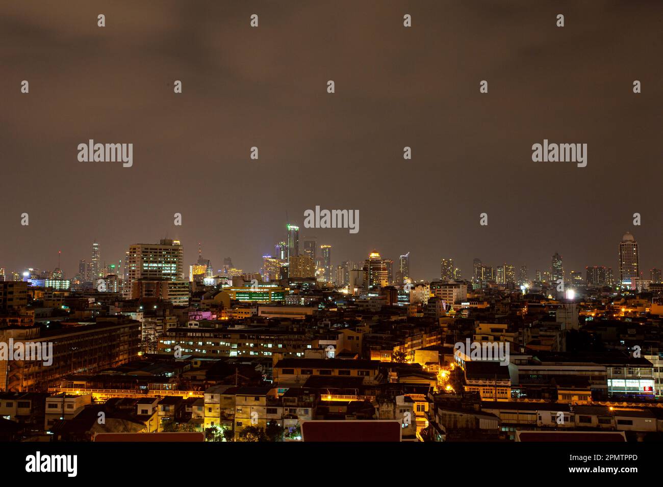 Temples and buildings in Bangkok at twilight beautiful lighting ...