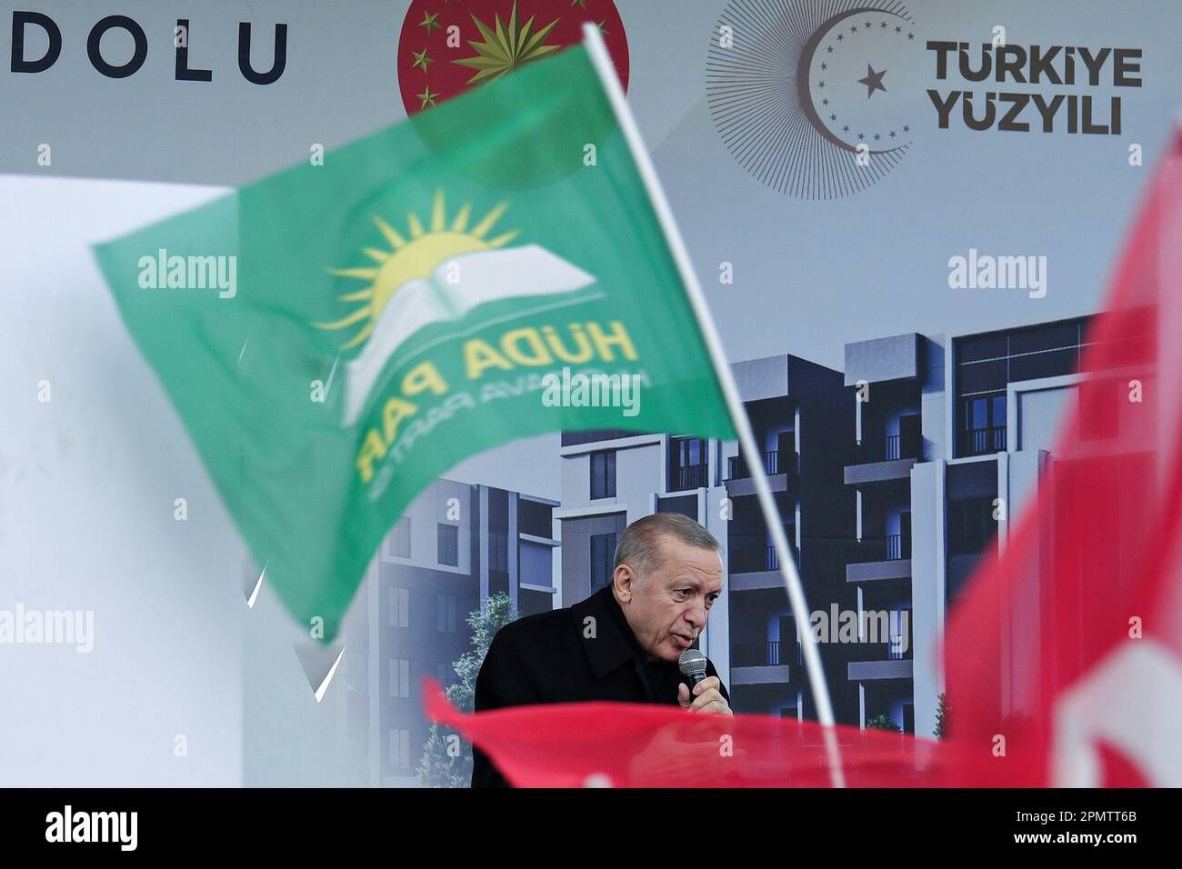 Diyarbakir, Turkey. 14th Apr, 2023. A flag of the Free Cause Party ...