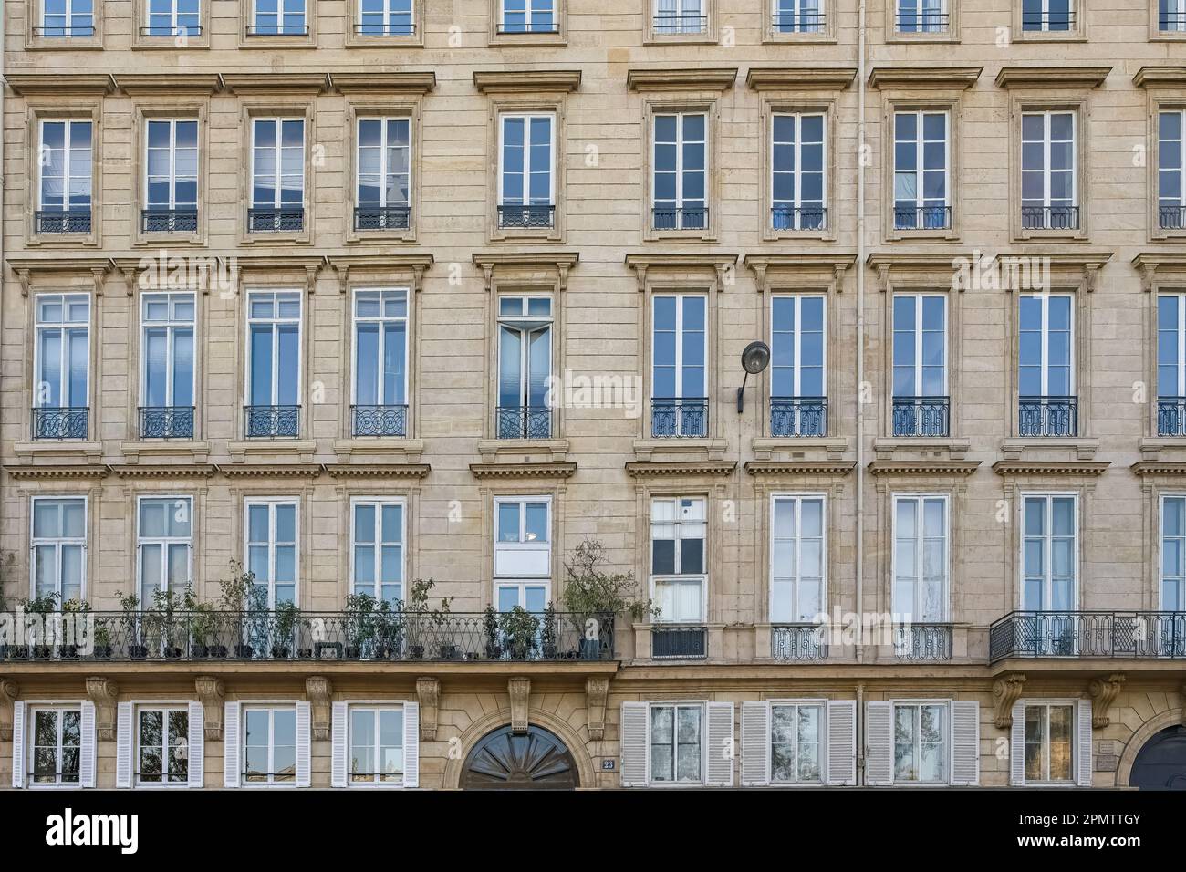 Paris, beautiful facades in the 7e arrondissement, quai Voltaire, near ...