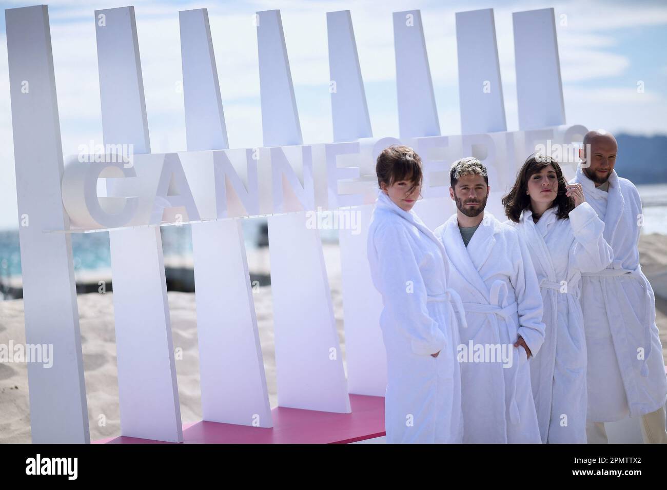 Sarah rashidian and lucas k jones hi-res stock photography and images ...