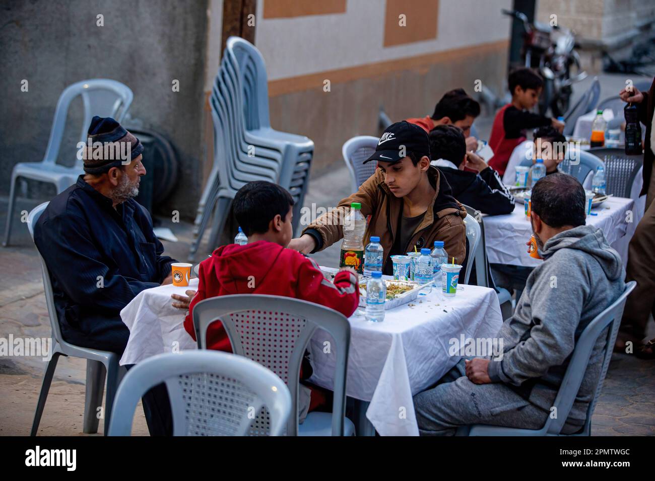 Gaza, Palestine. 14th Apr, 2023. Palestinian families have a collective ...