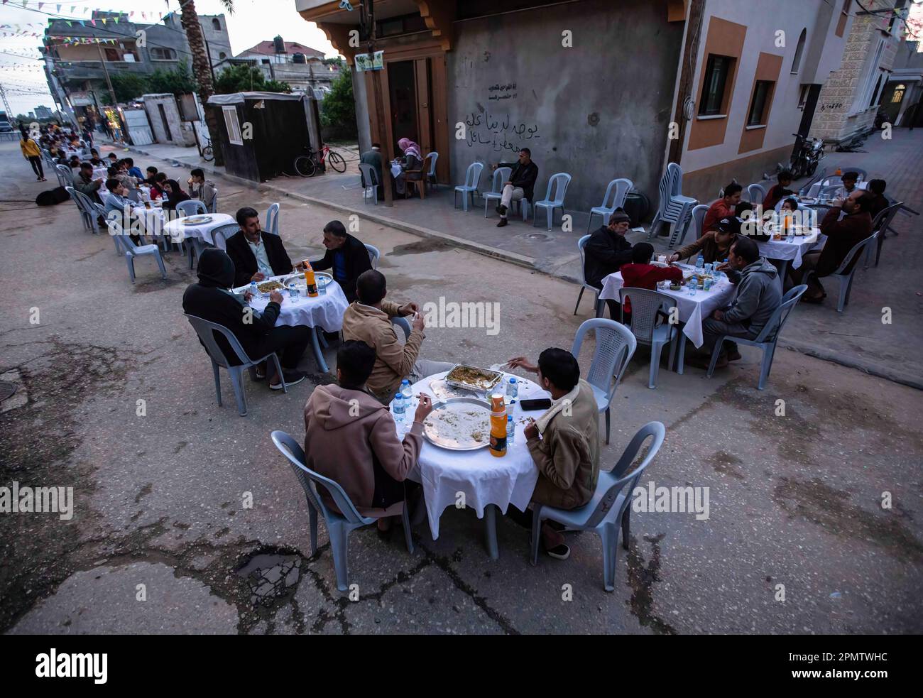 Gaza, Palestine. 14th Apr, 2023. Palestinian families have a collective ...