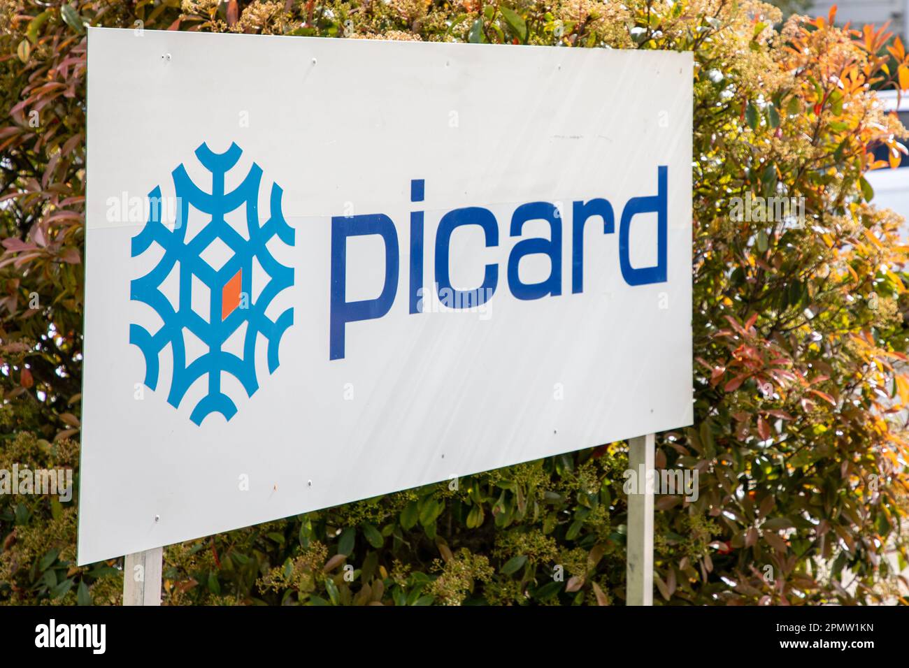Bordeaux , Aquitaine France - 04 12 2023 : Picard logo brand and text ...