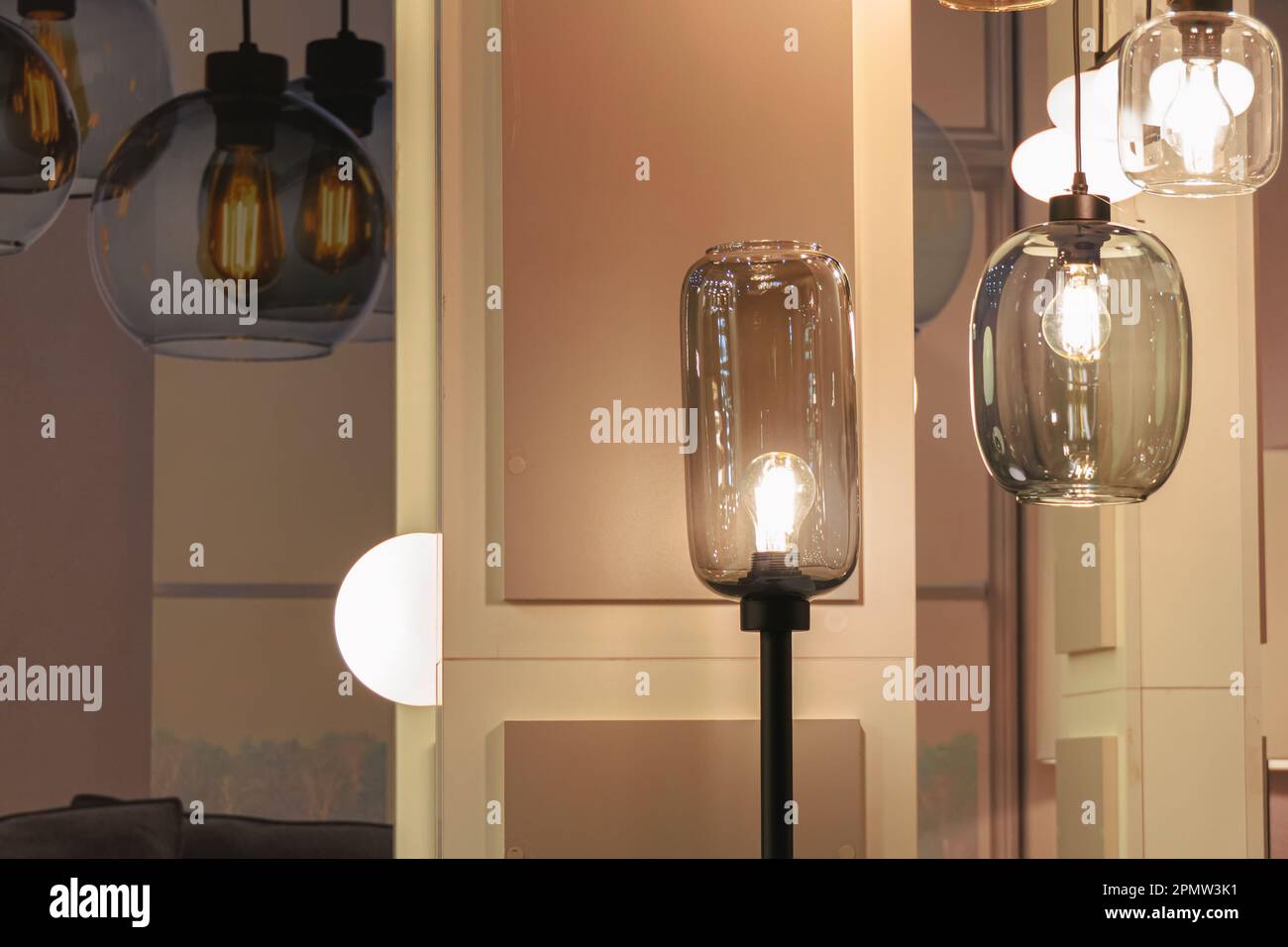 Hanging glass hi-res stock photography and images - Alamy
