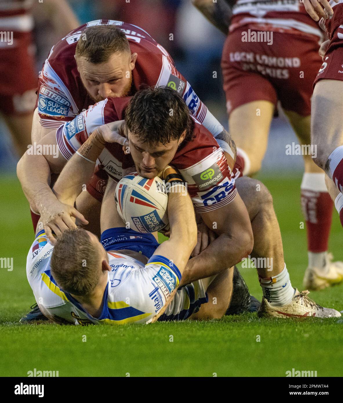 Warrington wolves v wigan warriors rugby league football club hi-res ...