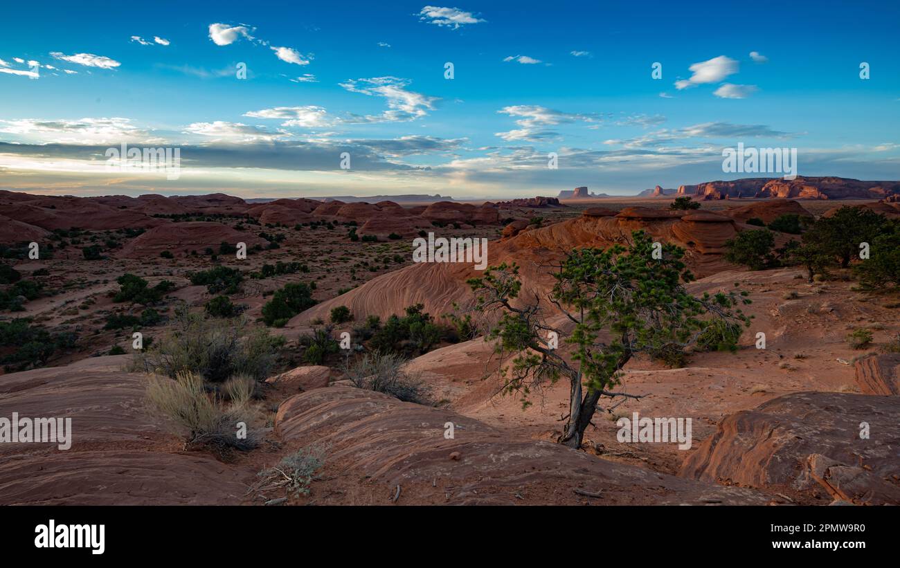 A breathtaking view of Monument Valley in Utah, USA Stock Photo - Alamy