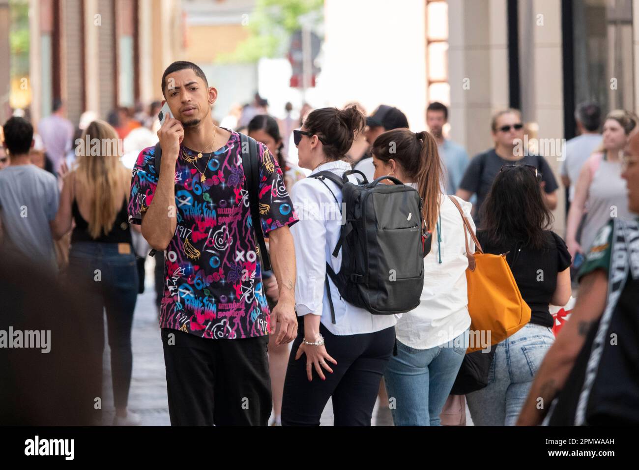 Peoplepeople around the world hi-res stock photography and images - Alamy