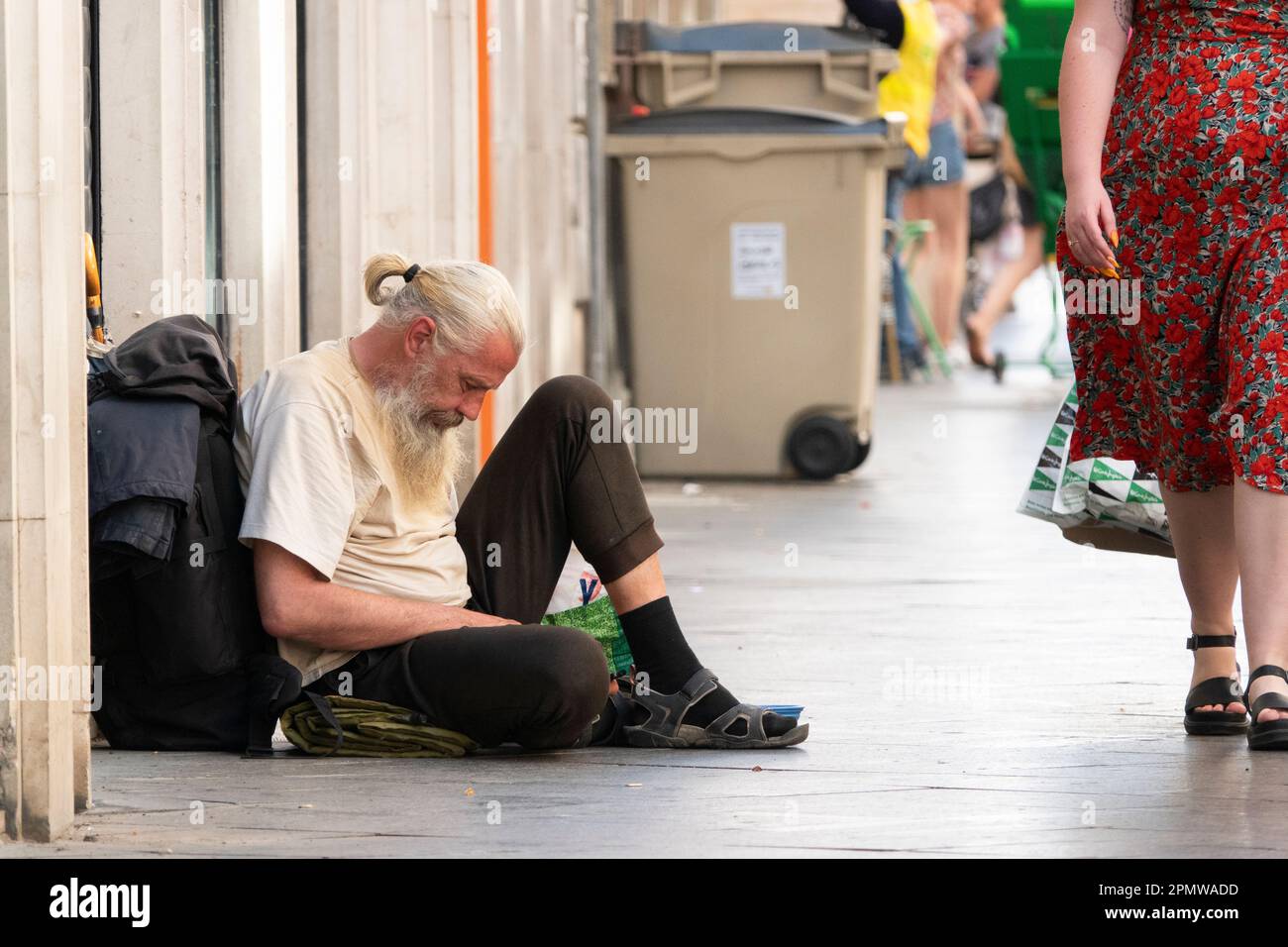 Peoplepeople around the world hi-res stock photography and images - Alamy