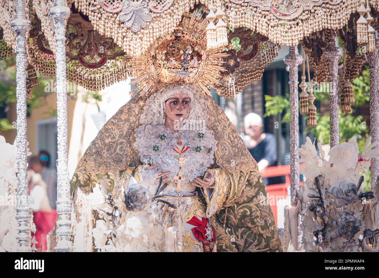 La virgen de la macarena sevilla hi-res stock photography and images ...