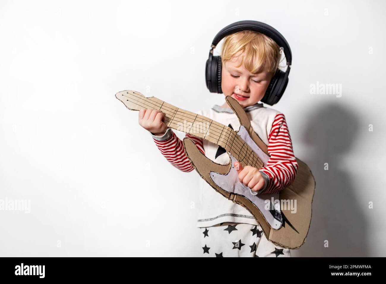 Children musical instrument hi-res stock photography and images - Alamy