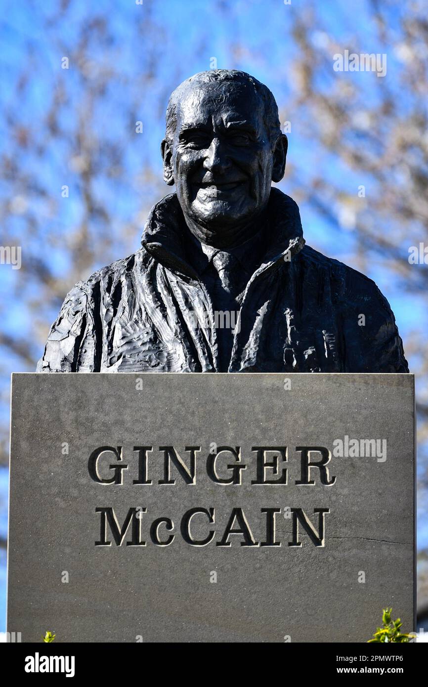 Aintree, UK. 15th Apr, 2023. 15th April 2023; Aintree Racecourse ...