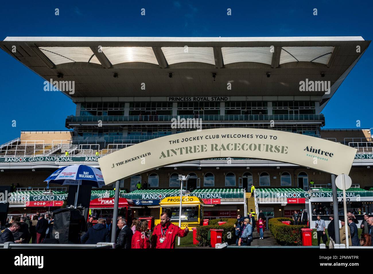 Aintree, UK. 15th Apr, 2023. 15th April 2023; Aintree Racecourse ...