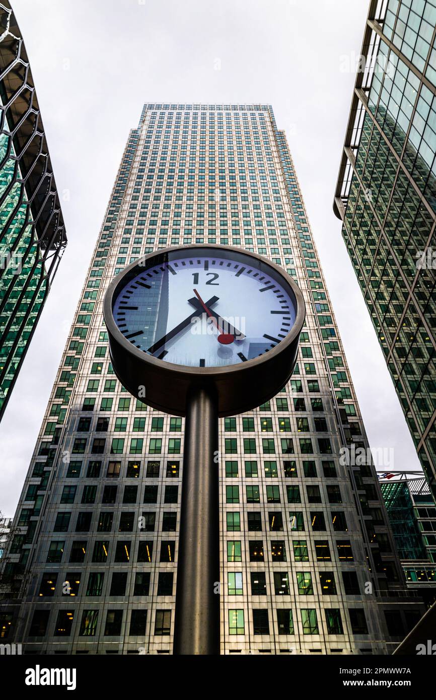 One Canada square Canary Wharf financial district London Stock Photo ...