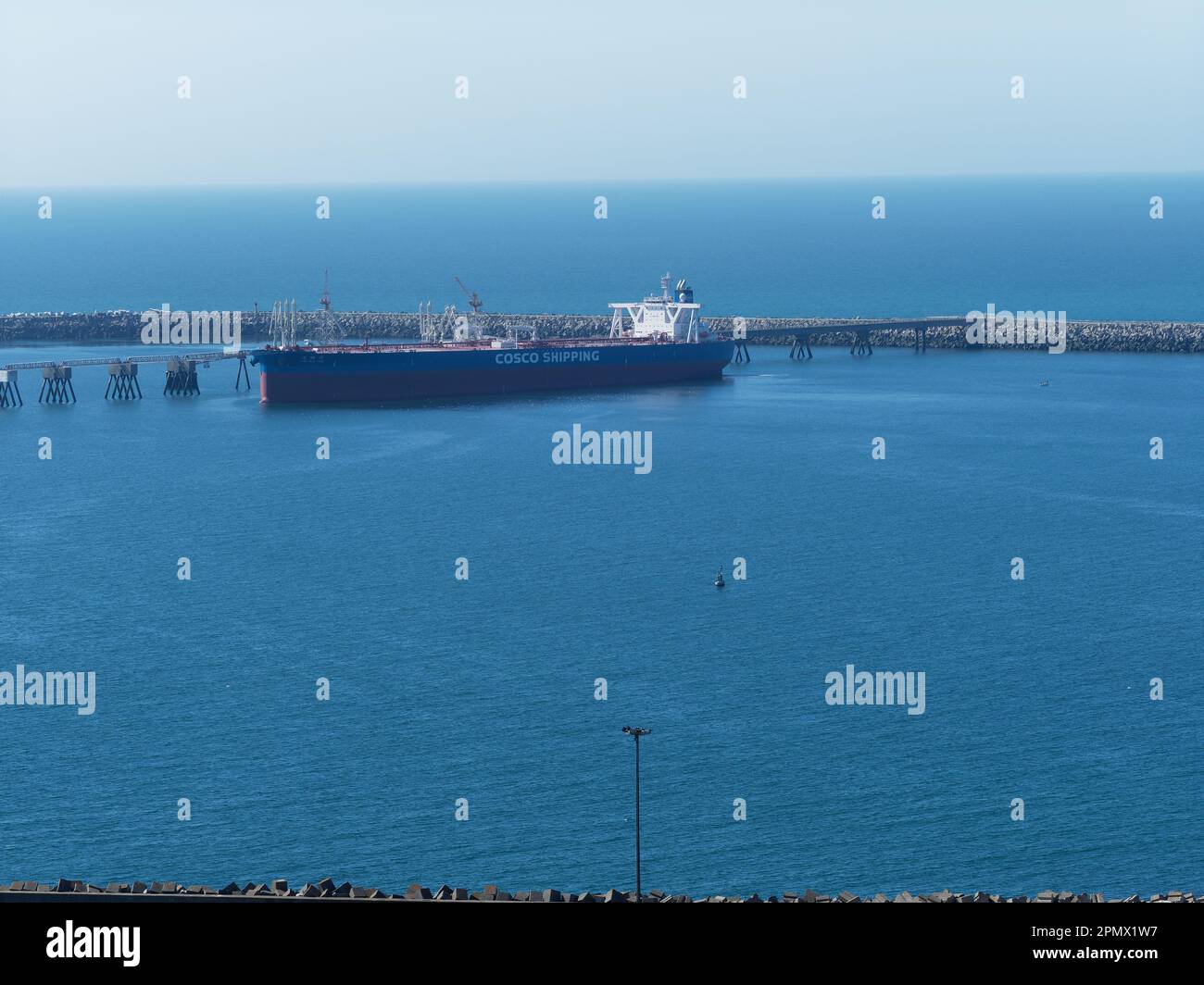 Terminal petrolier hi-res stock photography and images - Alamy