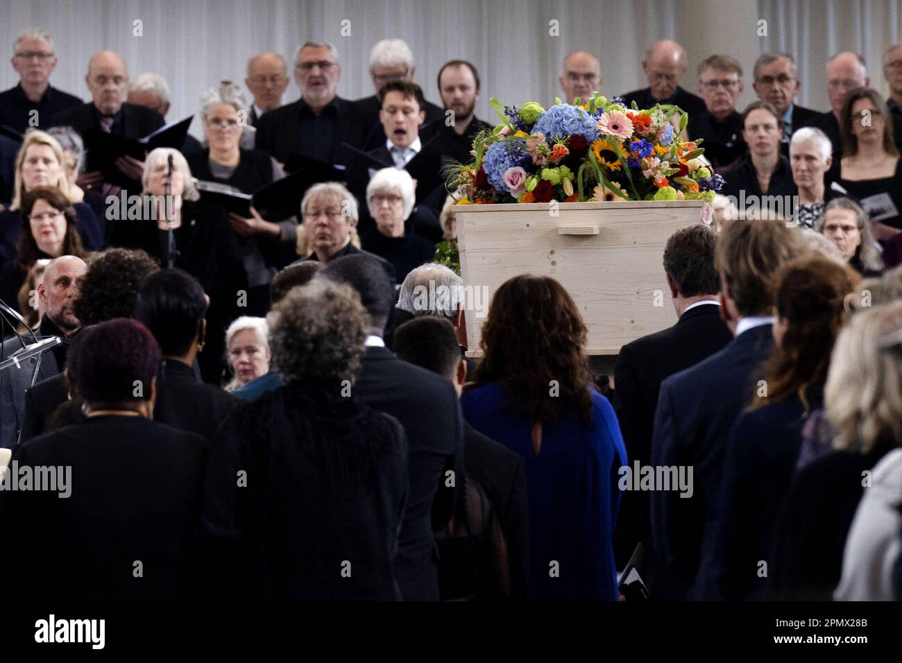 AMSTERDAM - The coffin with Huub Oosterhuis arrives for the farewell ...