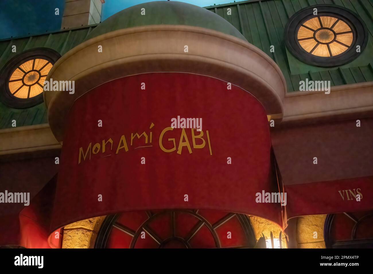 Canopy and entrance to the Mon Ami Gabi restaurant within the Paris ...